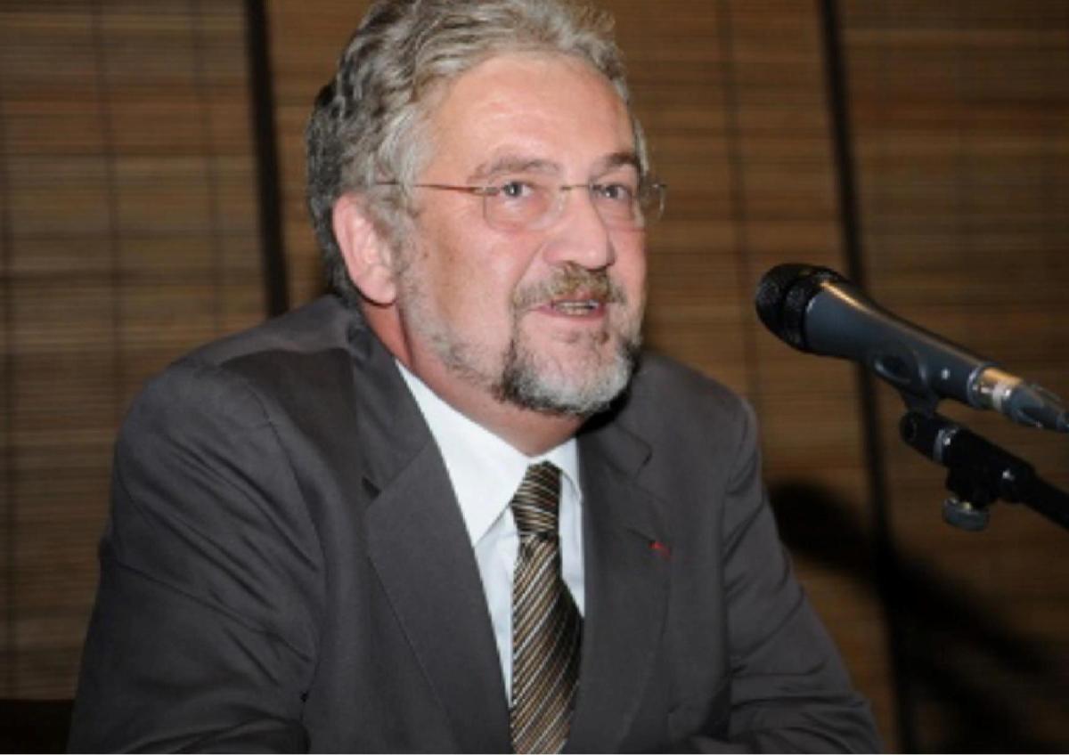 Interview du Professeur Denys Simon: son parcours – blogdroiteuropéen